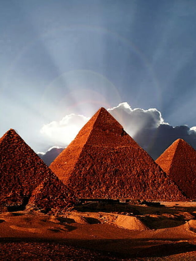 Facts about Pyramids: 2.3 मिलियन पत्थर ब्लॉक से मिलकर बनता है एक ...