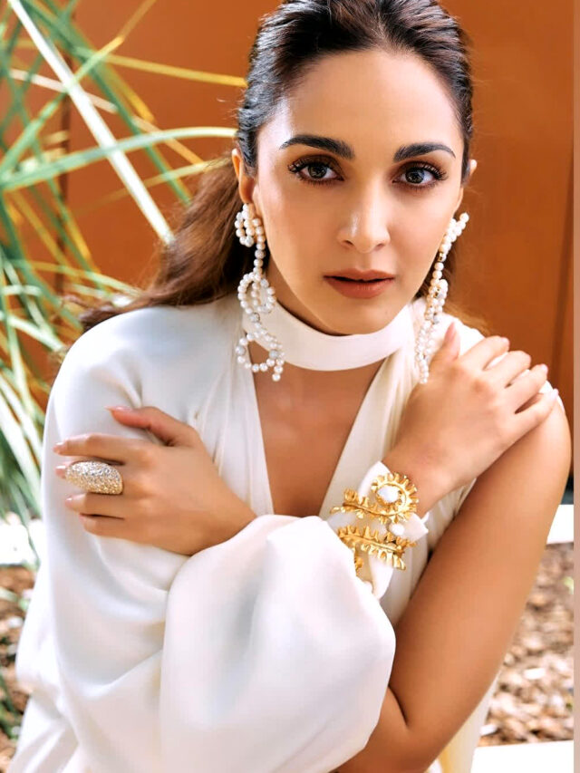 Kiara Advani Hot Look: ऑल वाइट आउटफिट में बेहद हॉट लगी कियारा आडवाणी - IBC24 News : Chhattisgarh ...